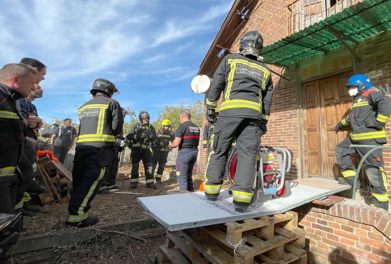 Fotos: Formación permanente en Bomberos León | leonoticias